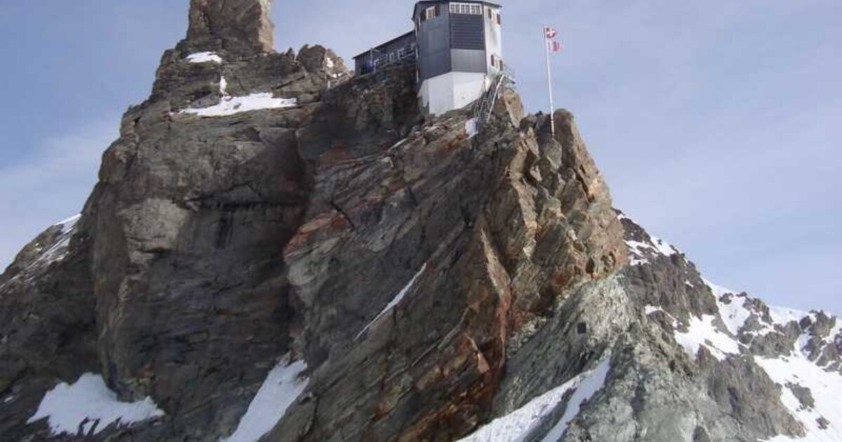 Cabane de Bertol | Outtrip