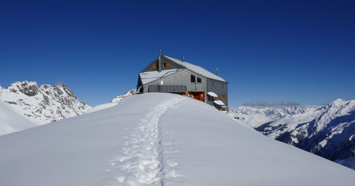 Cabane Panossiere | Outtrip