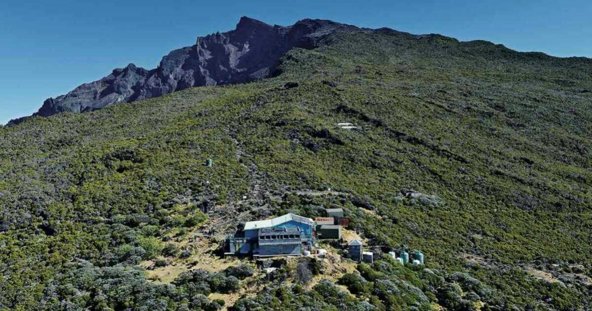 Refuge Caverne Dufour | Outtrip