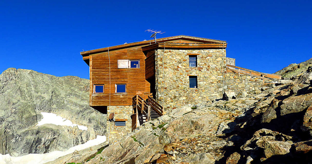 Refuge Robert Blanc | Outtrip